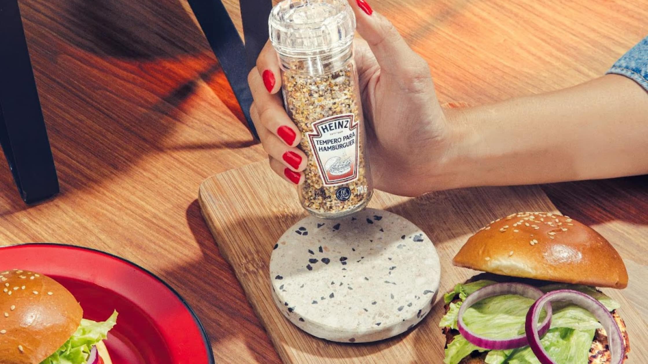 Marcas da Kraft Heinz se uniram mais uma vez para um novo lançamento ...